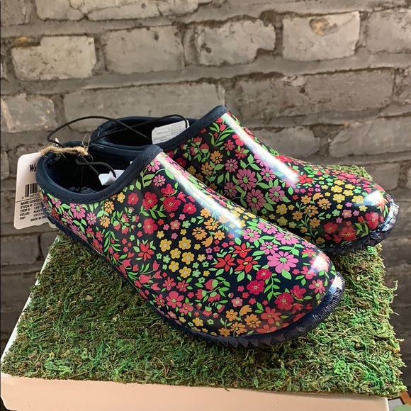 Western Chief | Shoes | Nwt Western Chief Waterproof Garden Clog Navy ...